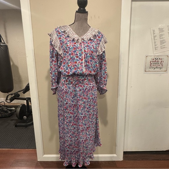 Diane Freis | Dresses | Vintage Diane Fres Two Piece Set Skirtshirt Has ...